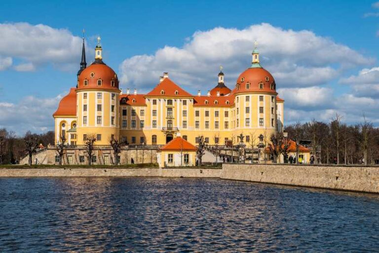 You Won't Forget These Jaw-Dropping Fairytale Castles In Germany....🤩 - Germany Footsteps