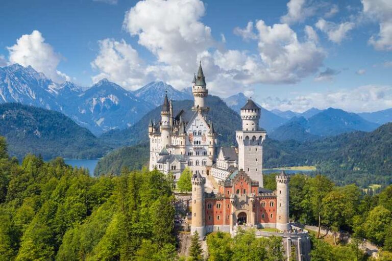 You Won't Forget These Jaw-Dropping Fairytale Castles In Germany....🤩 - Germany Footsteps