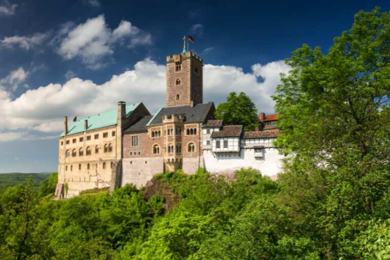 You Won't Forget These Jaw-Dropping Fairytale Castles In Germany....🤩 ...
