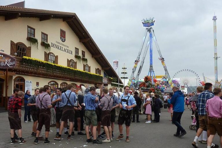 Cannstatter Volksfest: The Stupendous German Beer Festival That Should ...